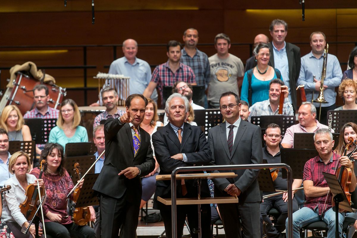 Maestro Gilbert Varga Magyarországra szerződött - Librarius.hu