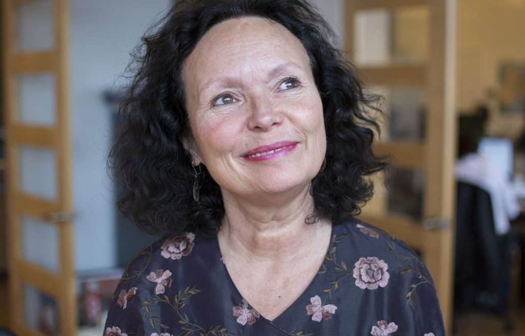 15 éve járja a világot a Wapikoni-kisbusszal és életeket ment - Manon ...